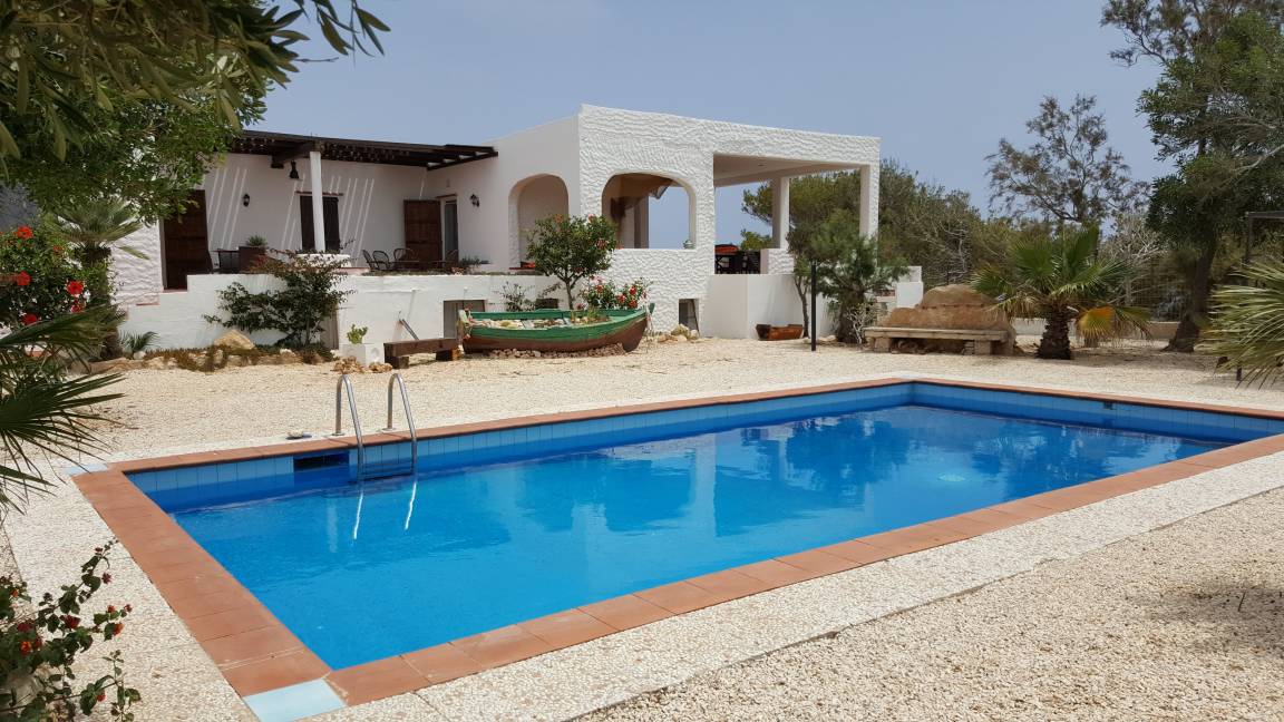 200 M² Villa ∙ 4 Habitaciones ∙ 7 Huéspedes - Lampedusa