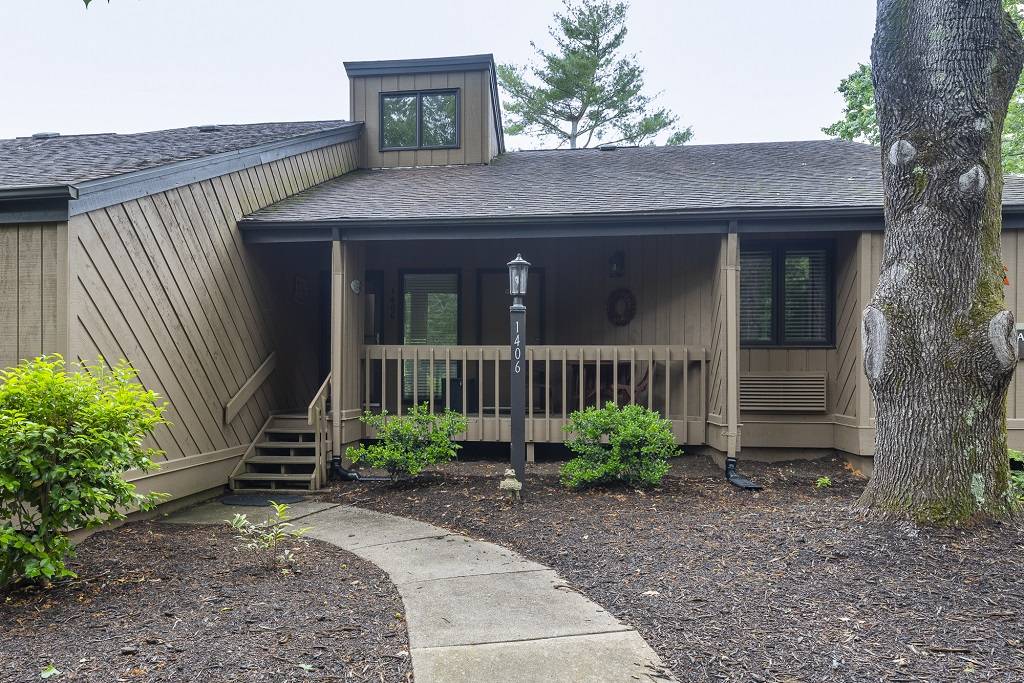 House ∙ 2 Bedrooms ∙ 8 Guests - Lake Lure, NC