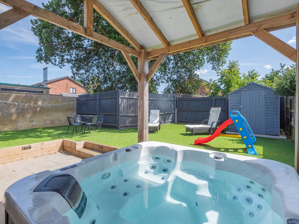 Cottage ∙ 2 Bedrooms ∙ 6 Guests - Snettisham