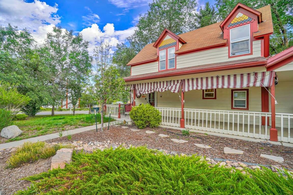 Apartment ∙ 2 Bedrooms ∙ 4 Guests - Manitou Springs, CO