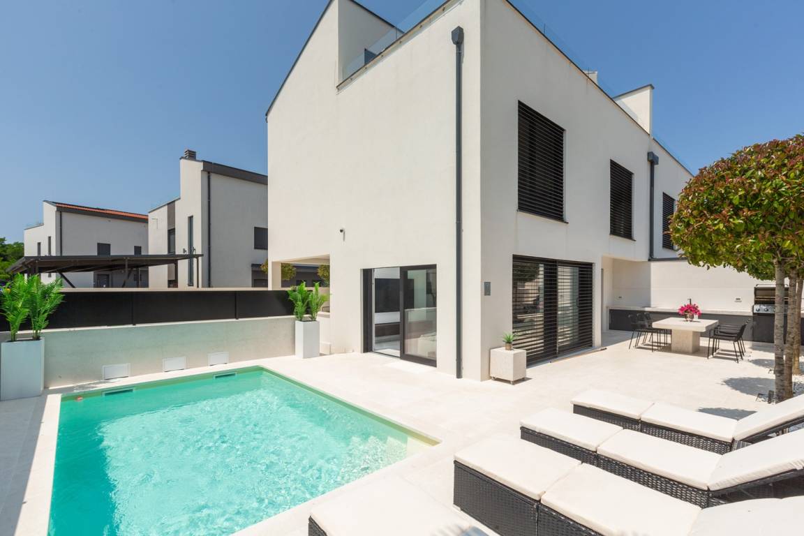 200 M² Villa ∙ 4 Schlafzimmer ∙ 8 Gäste - Savudrija