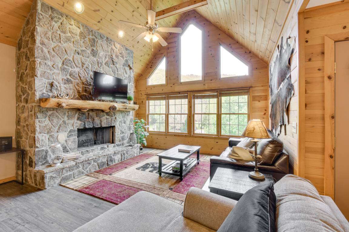 306 M² Talo ∙ 4 Makuuhuonetta ∙ 8 Vierasta - Hiawassee, GA