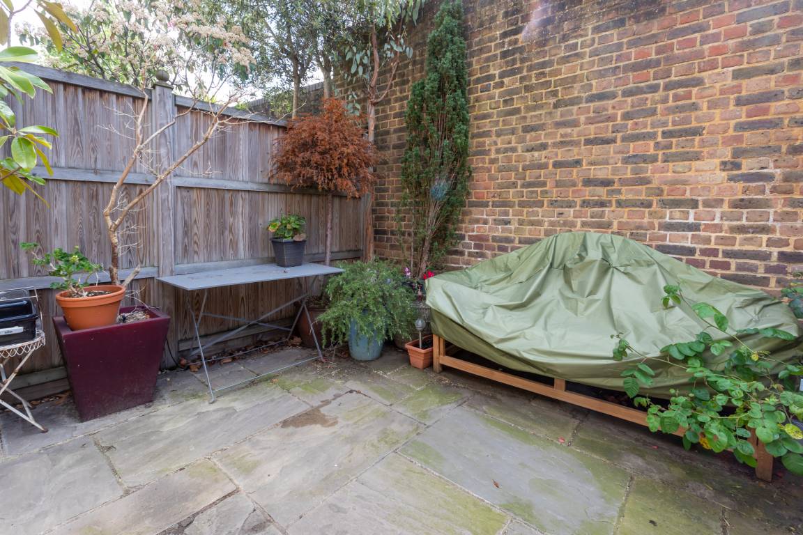 House ∙ 2 Bedrooms ∙ 4 Guests - London