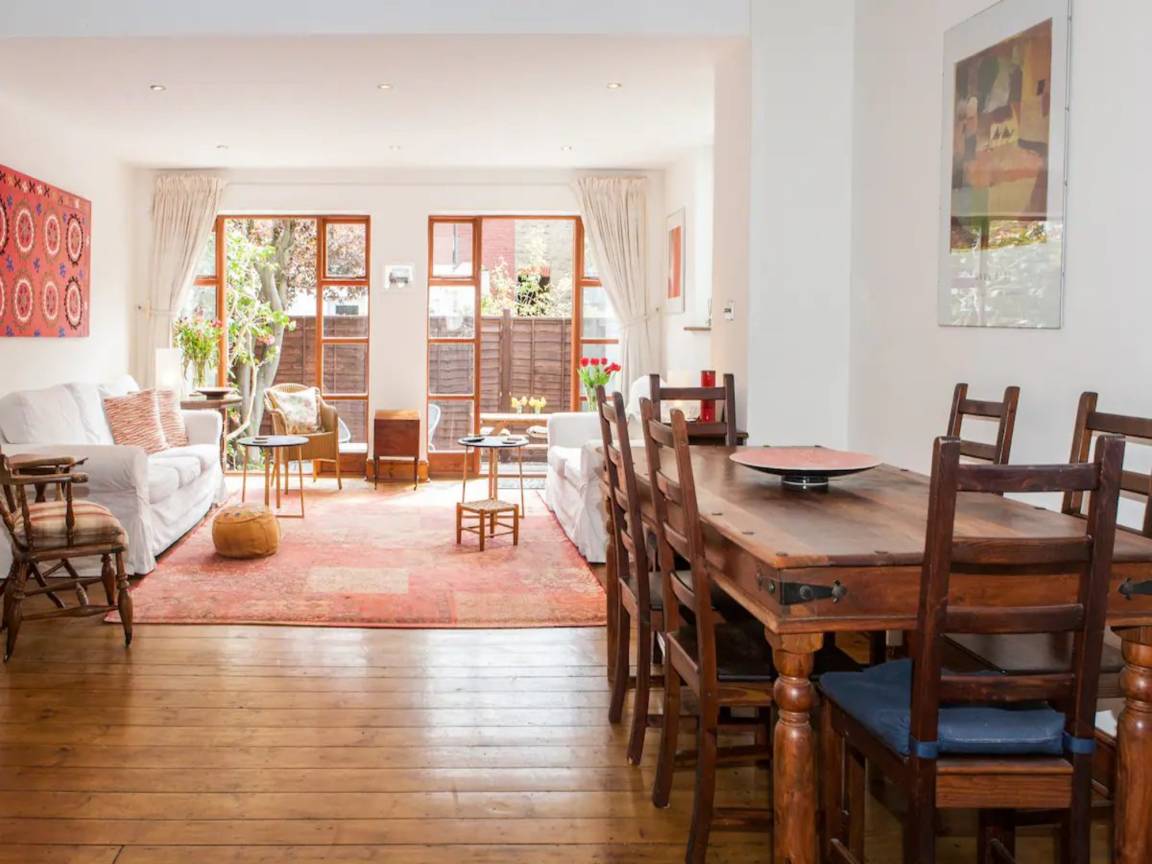 111 M² House ∙ 3 Bedrooms ∙ 5 Guests - Brentford