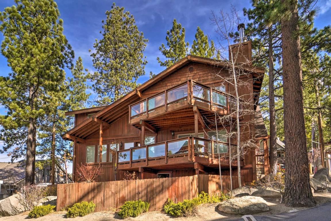 297 M² House ∙ 4 Bedrooms ∙ 8 Guests - Zephyr Cove, NV