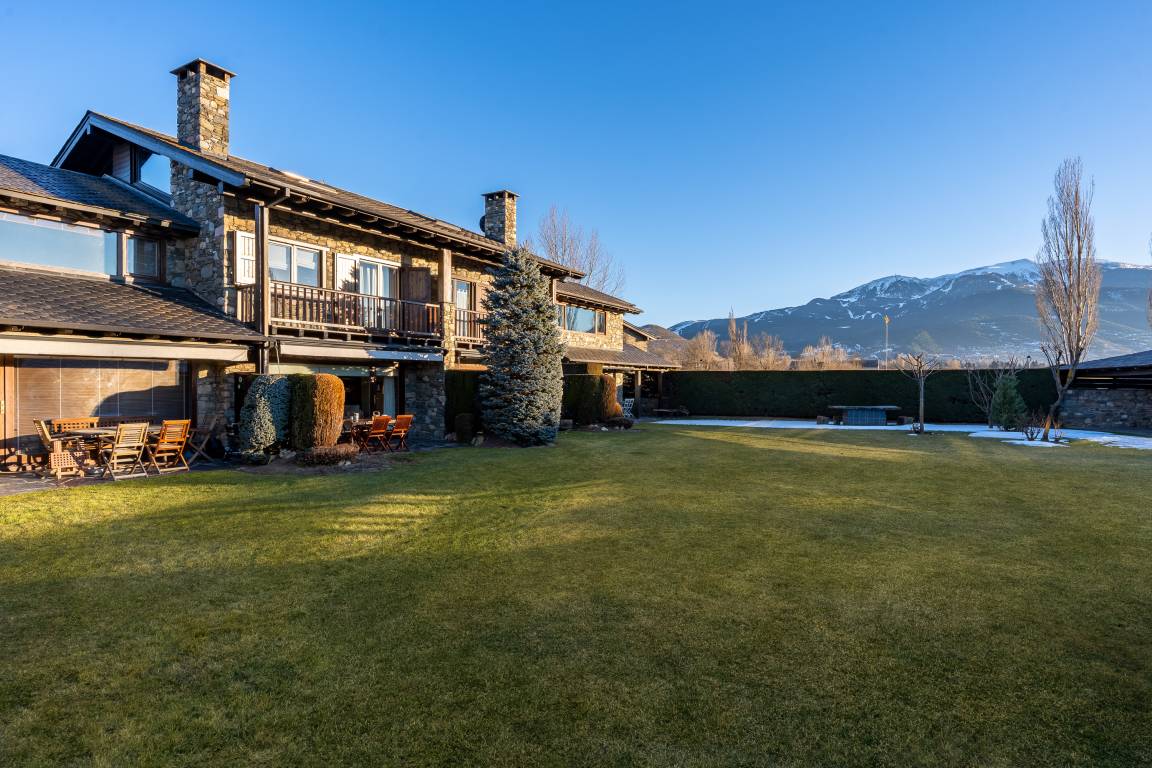 150 M² House ∙ 3 Bedrooms ∙ 6 Guests - Alp