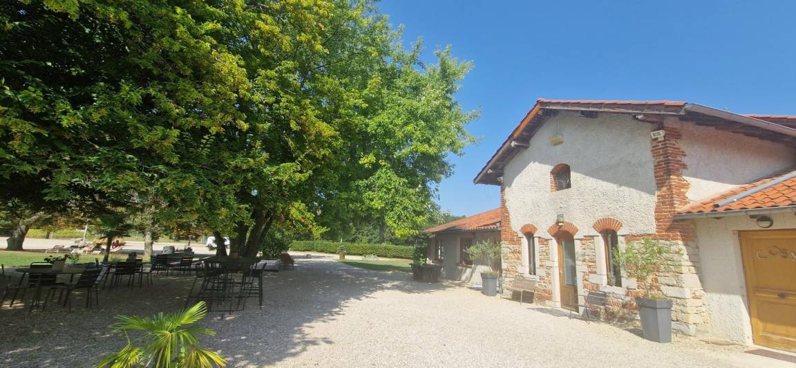 125 M² Gîte ∙ 3 Chambres ∙ 12 Personnes - Vonnas