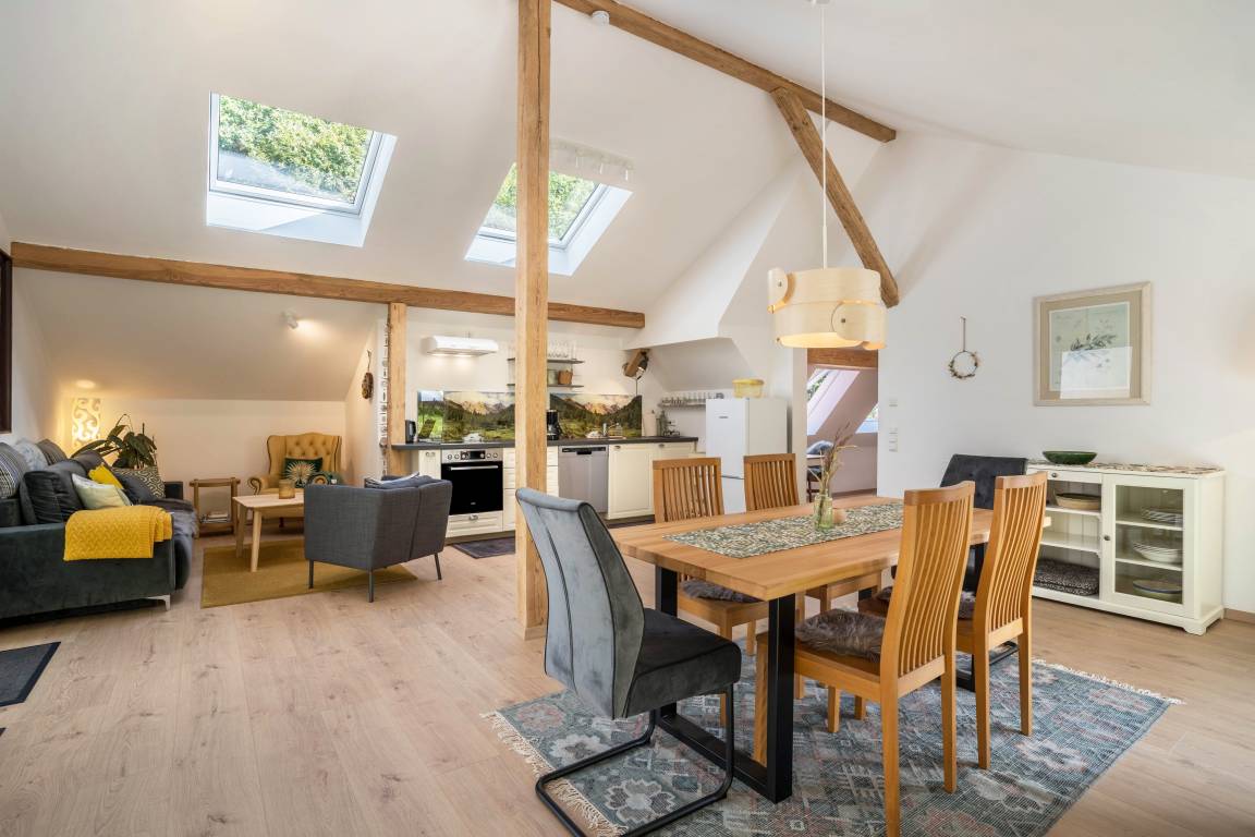 95 M² Ferienwohnung ∙ 2 Schlafzimmer ∙ 2 Gäste - Seebach
