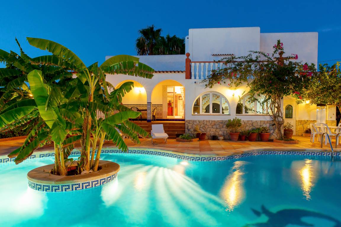 250 M² Villa ∙ 5 Bedrooms ∙ 10 Guests - Sant Antoni de Portmany