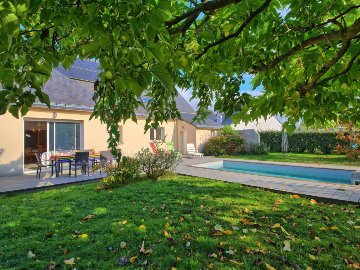 150 M² Talo ∙ 5 Makuuhuonetta ∙ 10 Vierasta - Pénestin