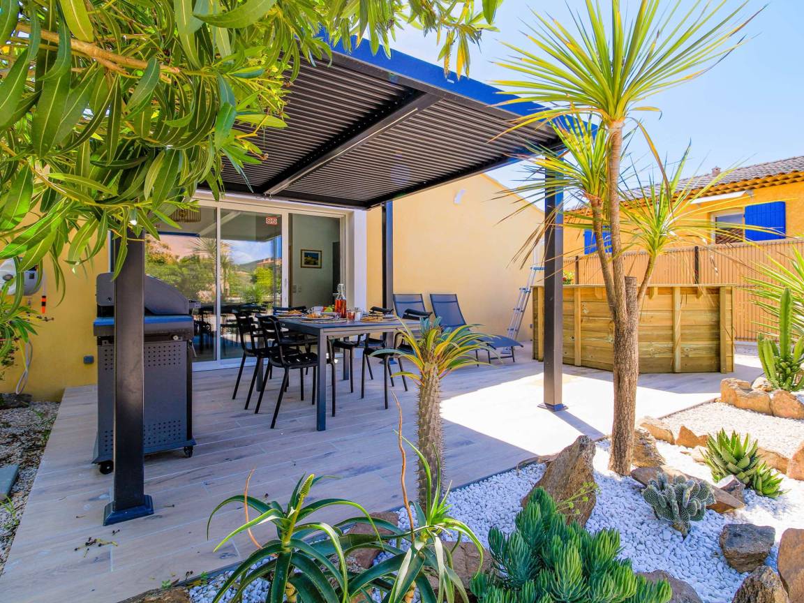 57 M² Maison De Vacances ∙ 2 Chambres ∙ 6 Personnes - Le Lavandou