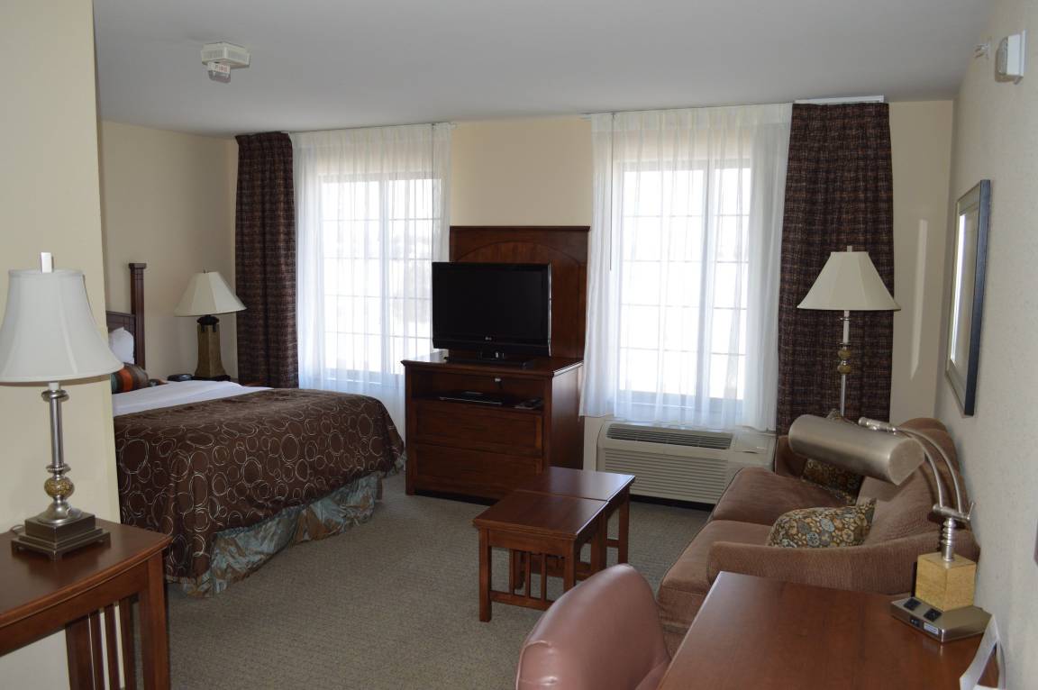 Hotel ∙ 1 Bedroom ∙ 4 Guests - Mud Lake, Oconomowoc