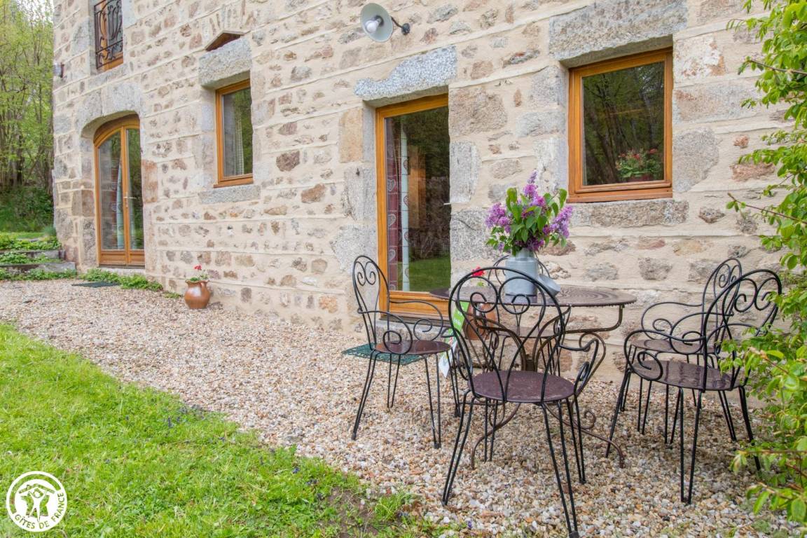 130 M² Gîte ∙ 3 Chambres ∙ 6 Personnes - Auvergne