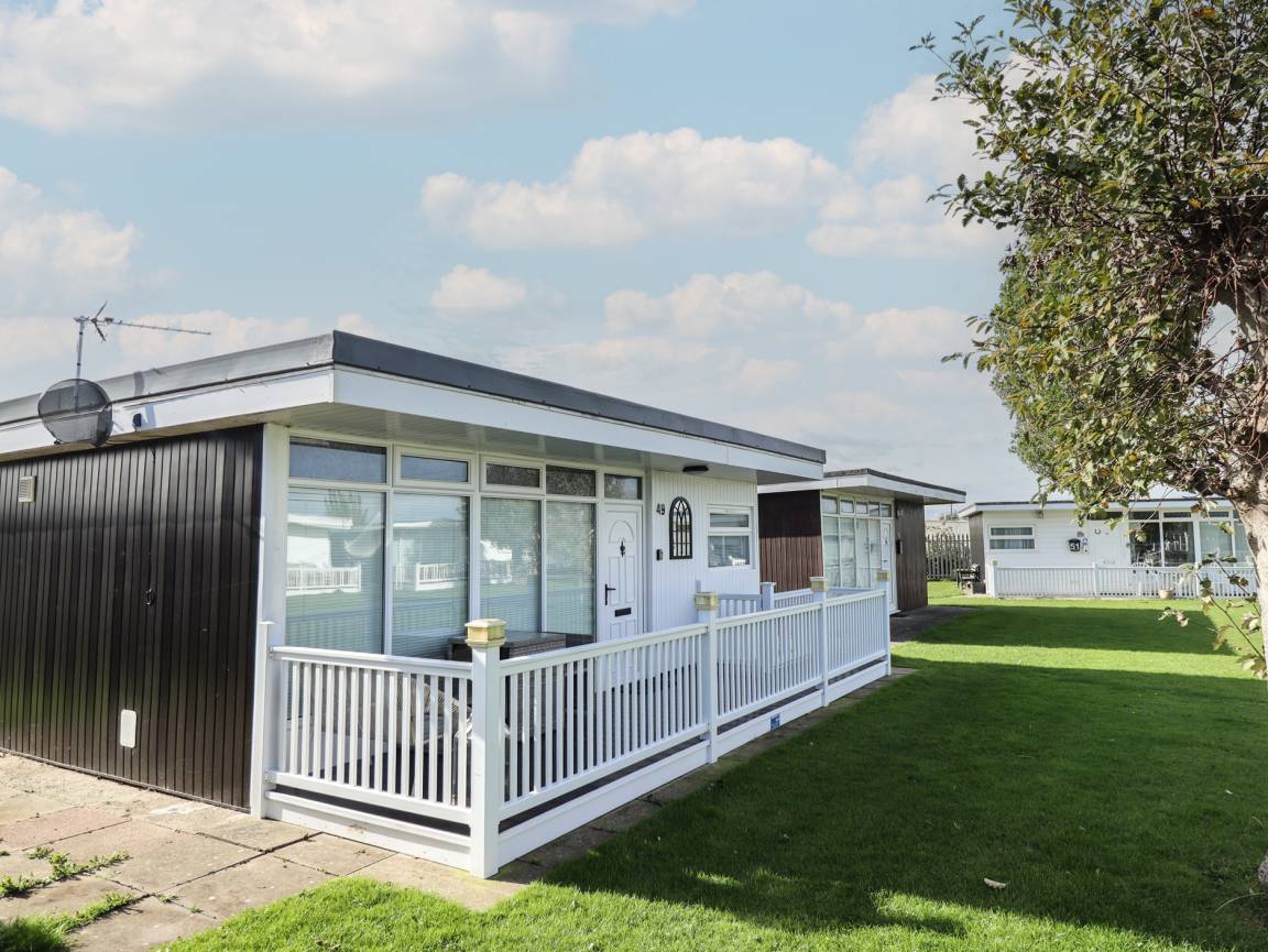 Cottage ∙ 2 Bedrooms ∙ 4 Guests - Chapel Saint Leonards