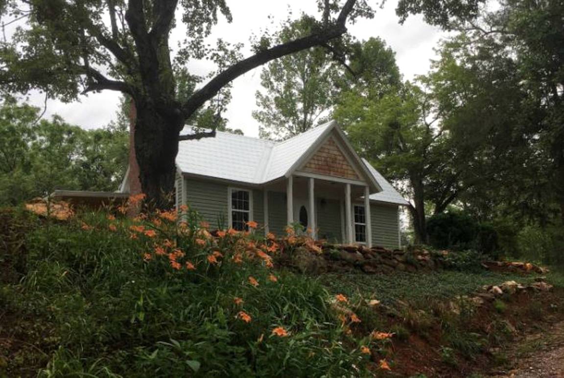 House ∙ 2 Bedrooms ∙ 5 Guests - Franklin, NC