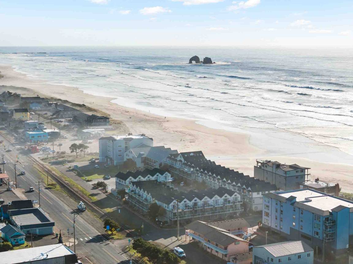150 M² House ∙ 3 Bedrooms ∙ 8 Guests - Rockaway Beach, OR
