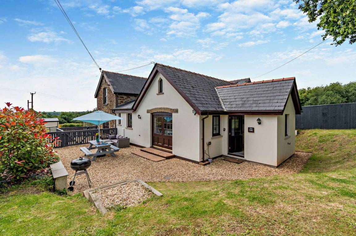 Cottage ∙ 2 Bedrooms ∙ 4 Guests - Narberth