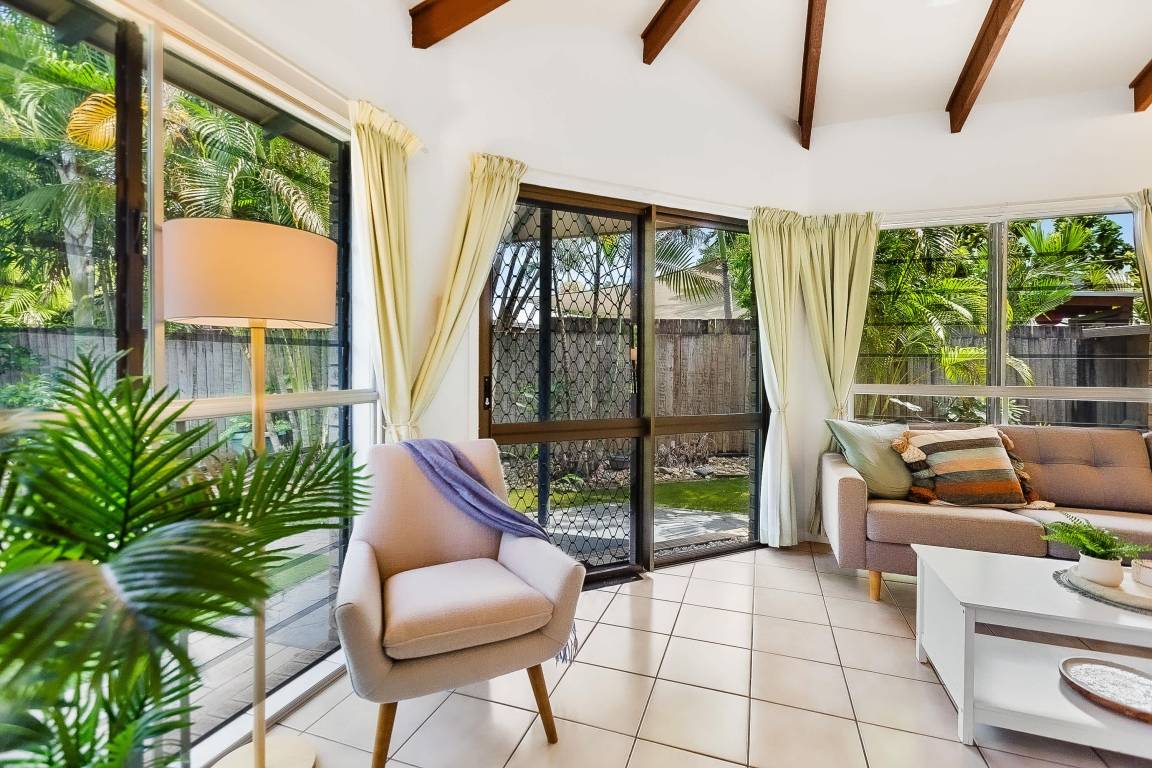 House ∙ 2 Bedrooms ∙ 4 Guests - Cairns