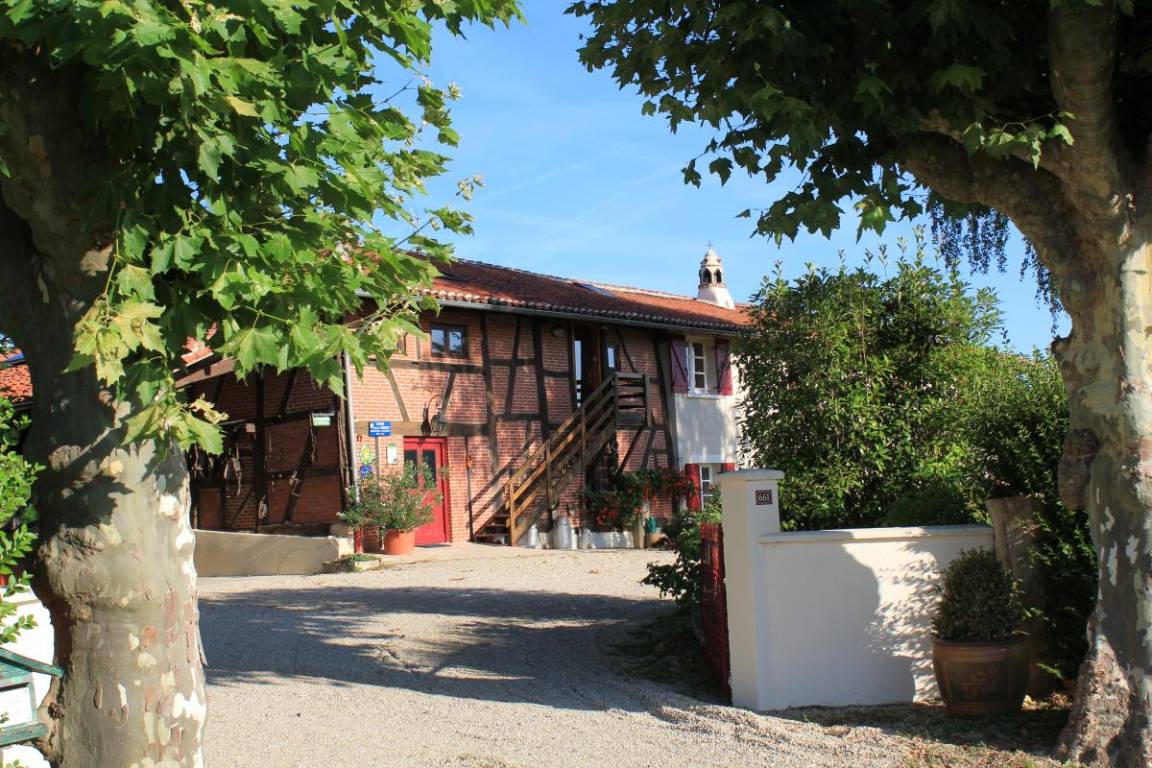 76 M² Gîte ∙ 3 Chambres ∙ 6 Personnes - Vonnas