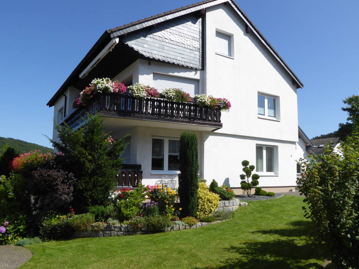 105 M² Ferienwohnung ∙ 3 Schlafzimmer ∙ 6 Gäste - Brilon