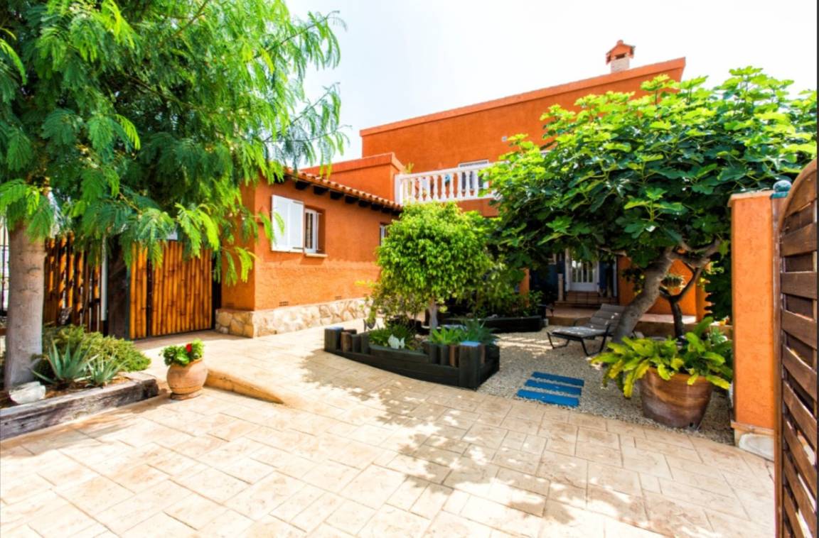 190 M² Ferienhaus ∙ 4 Schlafzimmer ∙ 8 Gäste - Calp