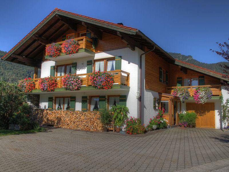60 M² Ferienwohnung ∙ 2 Schlafzimmer ∙ 4 Gäste - Schneizlreuth
