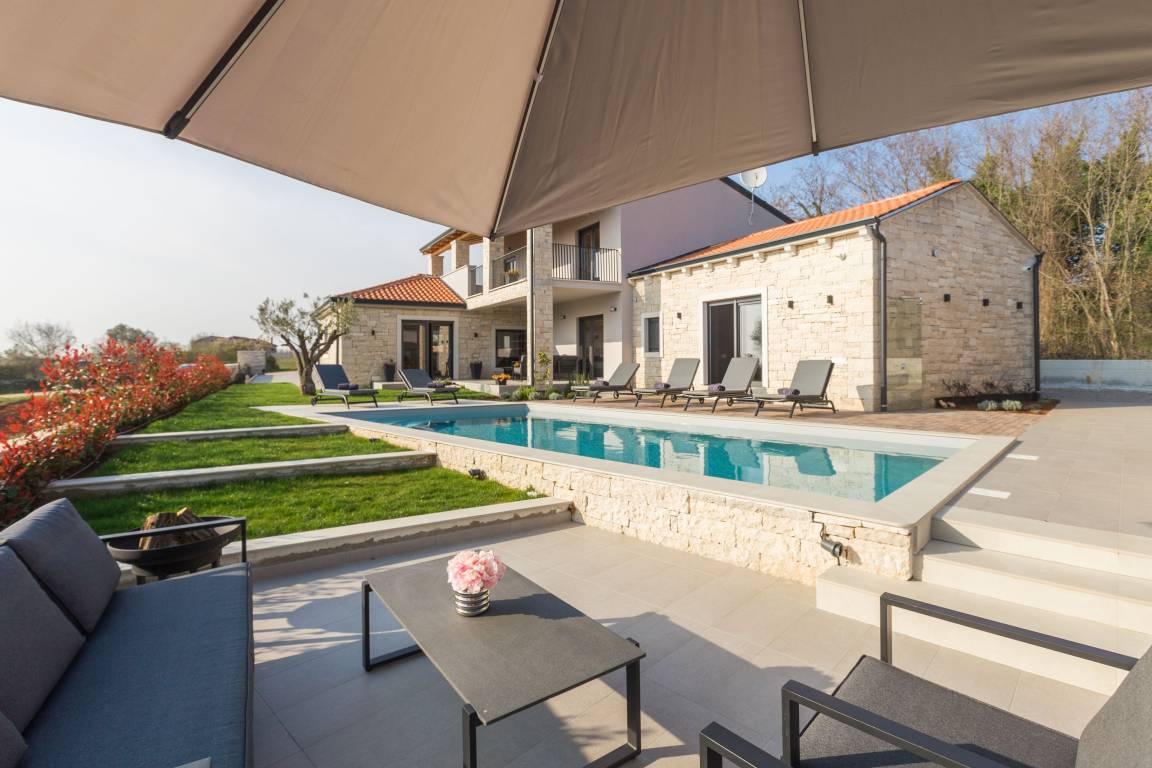 Apartment ∙ 4 Bedrooms ∙ 8 Guests - Croatia
