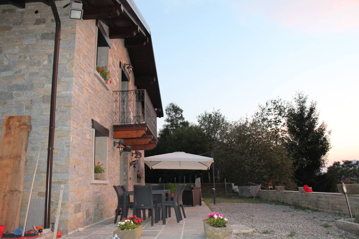 90 M² Cabin ∙ 2 Bedrooms ∙ 4 Guests - Lake Como