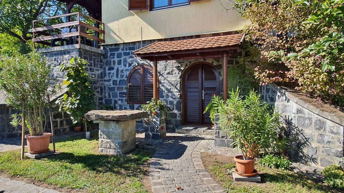 80 M² Ferienhaus ∙ 2 Schlafzimmer ∙ 6 Gäste - Balatonszárszó
