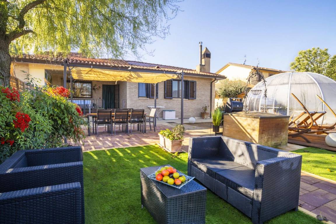 200 M² Villa ∙ 4 Bedrooms ∙ 11 Guests - Assisi