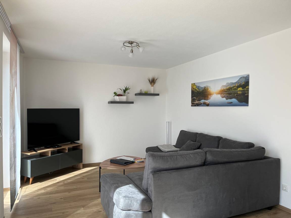 82 M² Ferienwohnung ∙ 1 Schlafzimmer ∙ 2 Gäste - Seeg