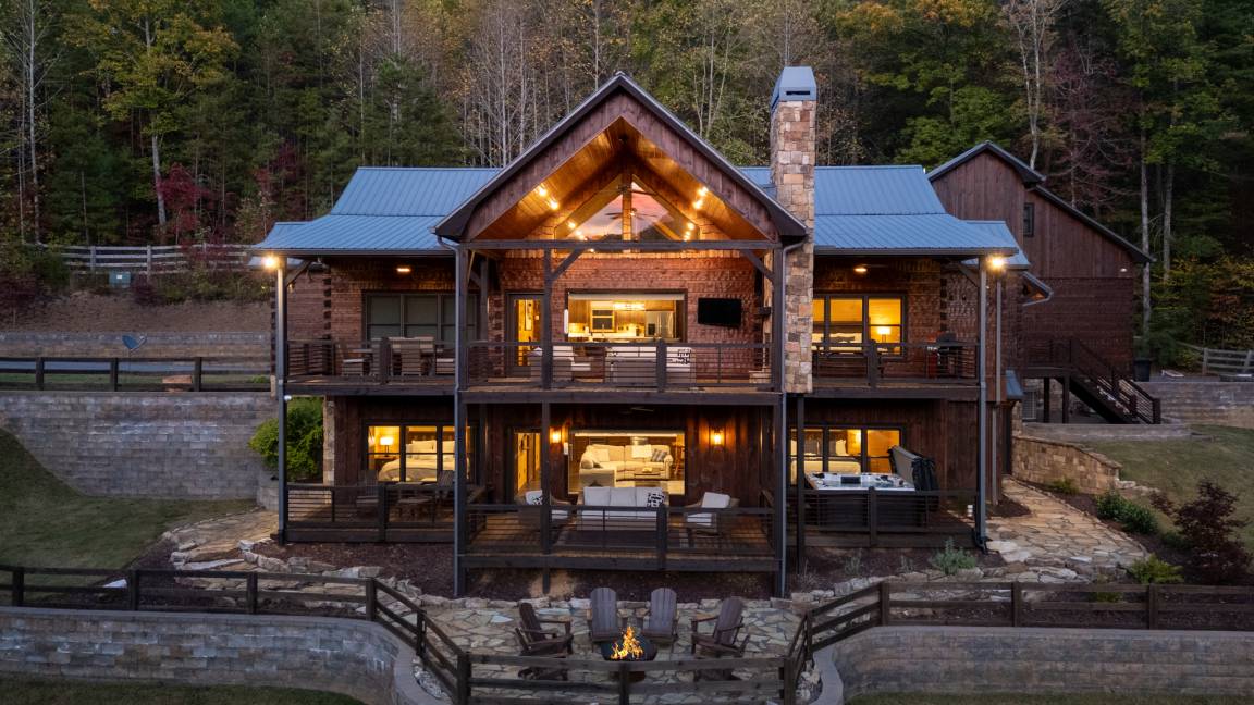 431 M² Cabin ∙ 4 Bedrooms ∙ 10 Guests - Cherry Log, GA