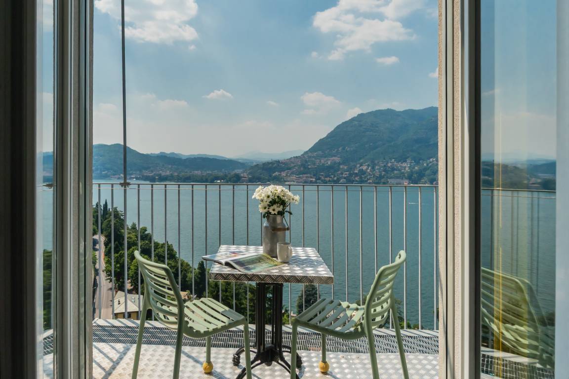 90 M² Ferienwohnung ∙ 2 Schlafzimmer ∙ 6 Gäste - Como