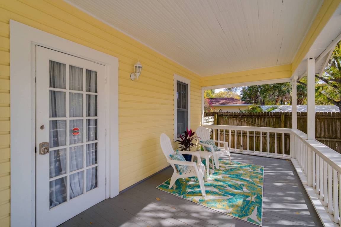 111 M² House ∙ 2 Bedrooms ∙ 4 Guests - Sarasota, FL