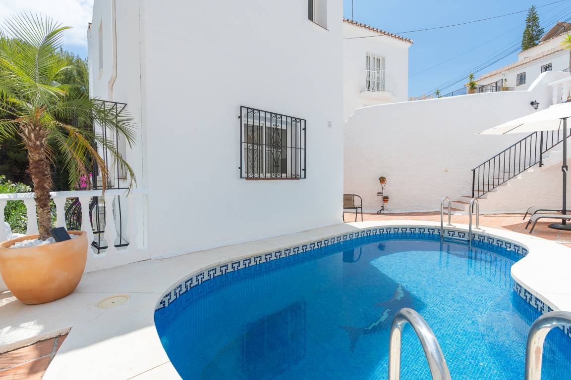 120 M² Ferienhaus ∙ 2 Schlafzimmer ∙ 8 Gäste - Nerja