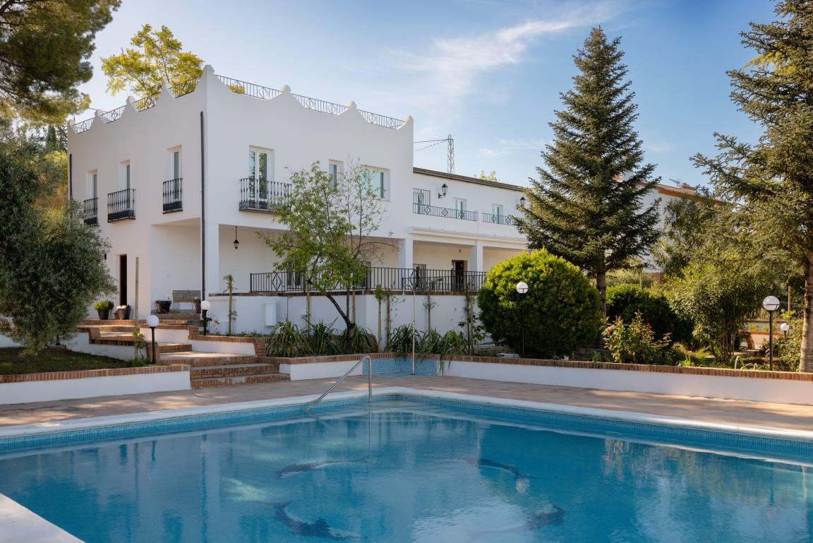 800 M² House ∙ 9 Bedrooms ∙ 18 Guests - Setenil de las Bodegas