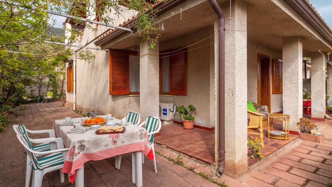 80 M² Ferienhaus ∙ 3 Schlafzimmer ∙ 6 Gäste - Cala Gonone