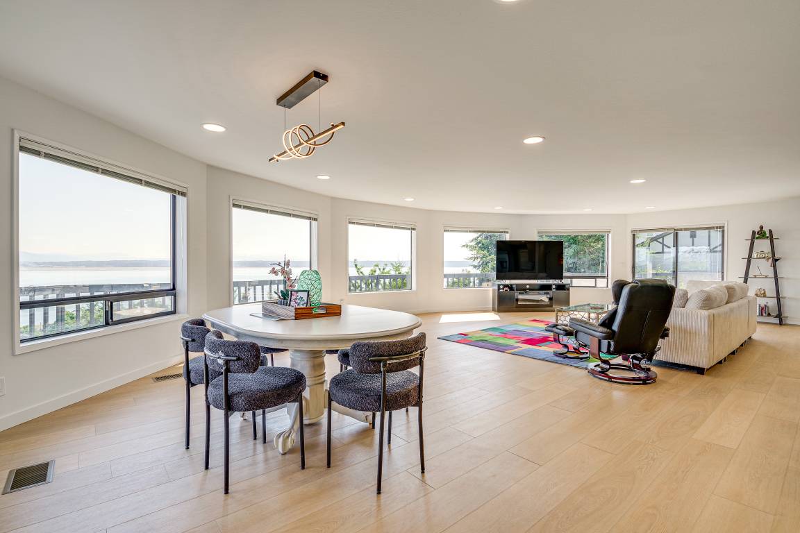 371 M² House ∙ 4 Bedrooms ∙ 10 Guests - Camano Island, WA