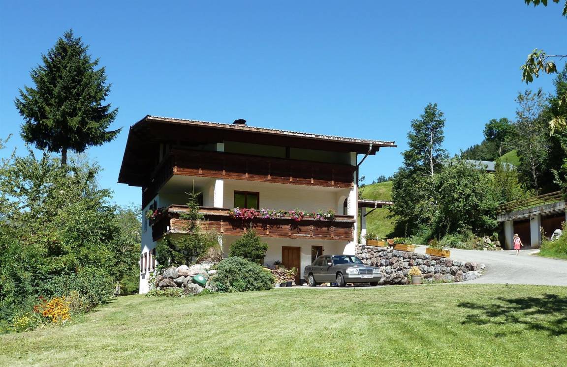 230 M² Ferienhaus ∙ 6 Schlafzimmer ∙ 16 Gäste - Damüls