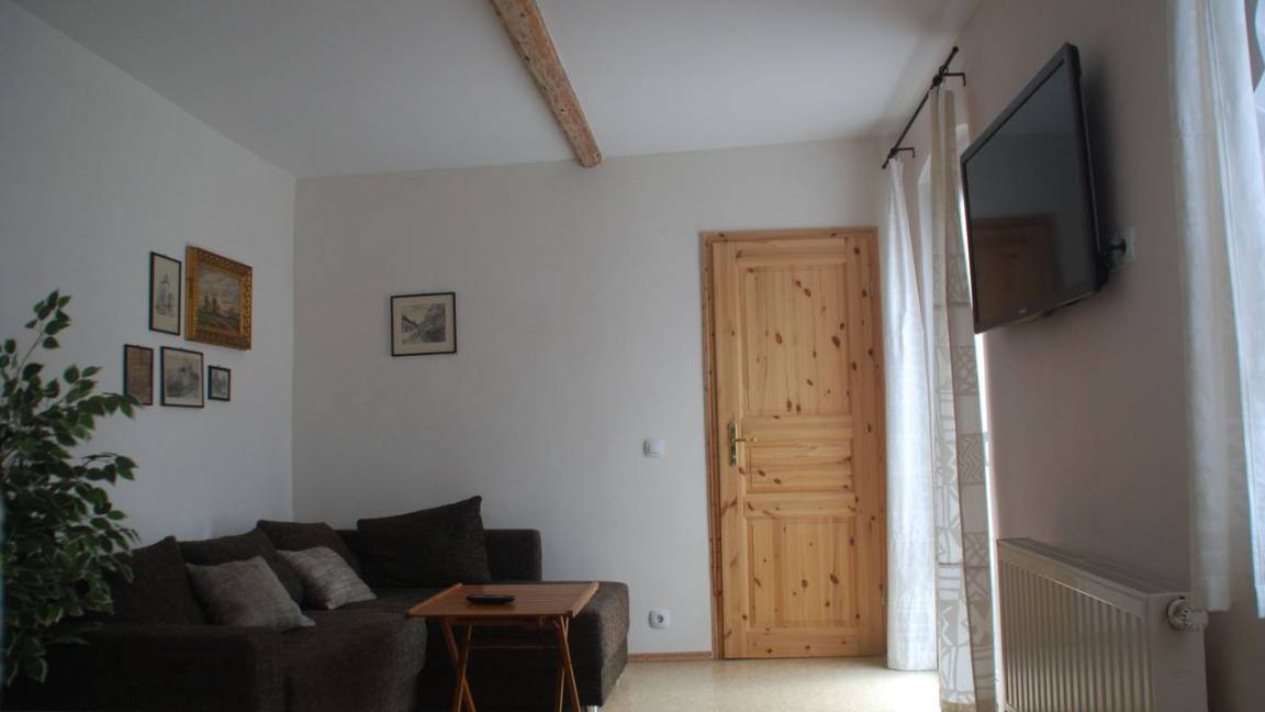 104 M² Ferienwohnung ∙ 3 Schlafzimmer ∙ 6 Gäste - Wallhausen