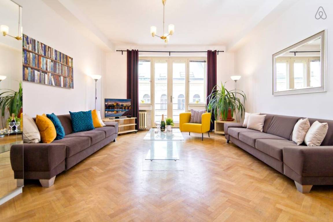 110 M² Ferienwohnung ∙ 3 Schlafzimmer ∙ 10 Gäste - Prag