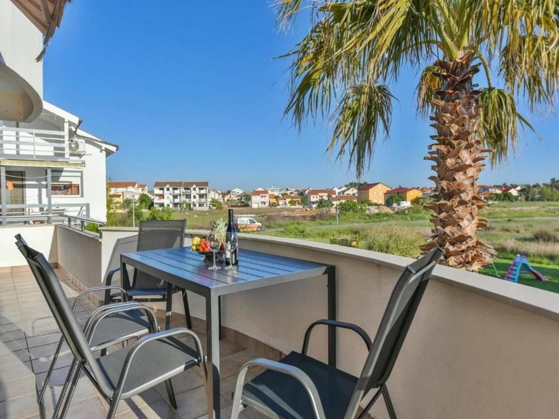 180 M² Huis ∙ 4 Slaapkamers ∙ 10 Gasten - Privlaka