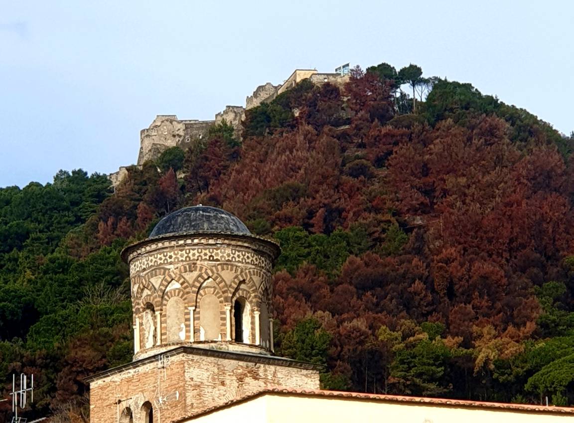 70 M² Apartamento ∙ 2 Habitaciones ∙ 4 Huéspedes - Salerno