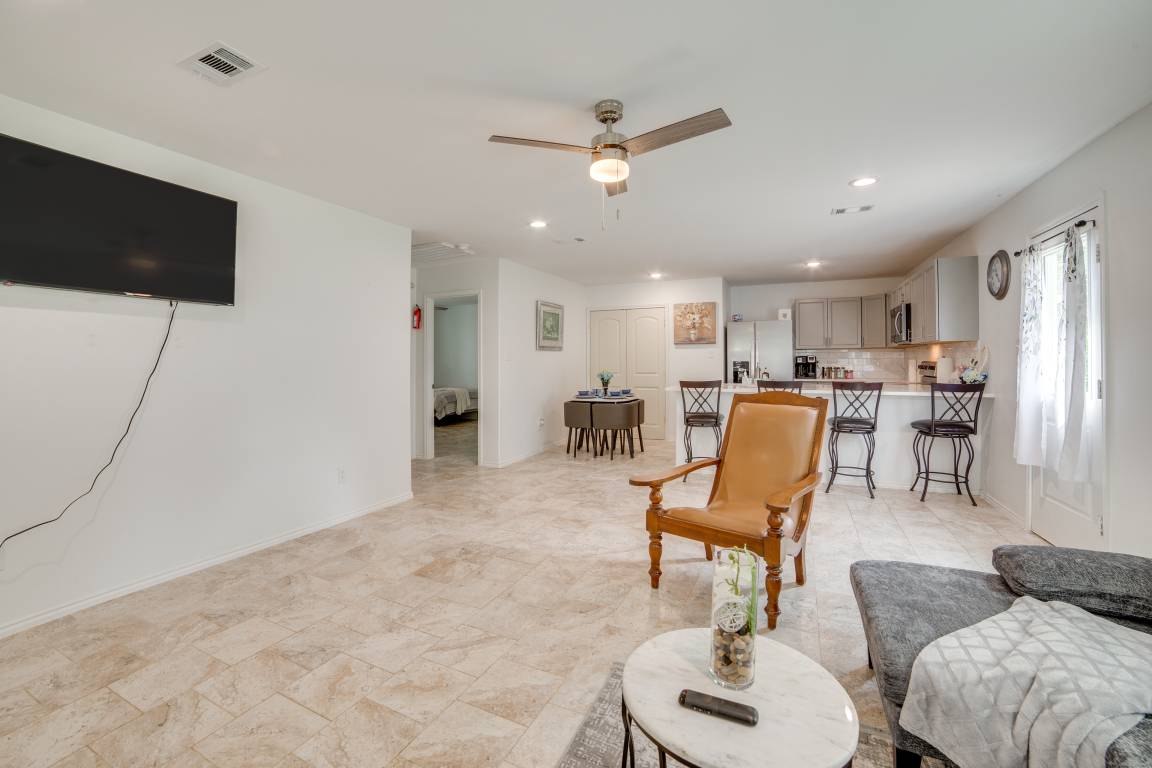 83 M² House ∙ 2 Bedrooms ∙ 5 Guests - Tool, TX