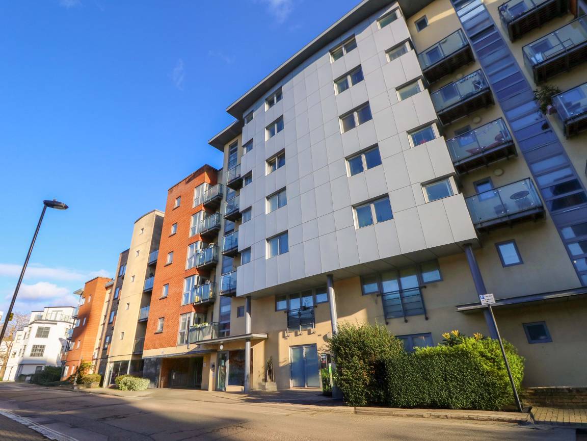 Mökki ∙ 2 Makuuhuonetta ∙ 4 Vierasta - Southampton