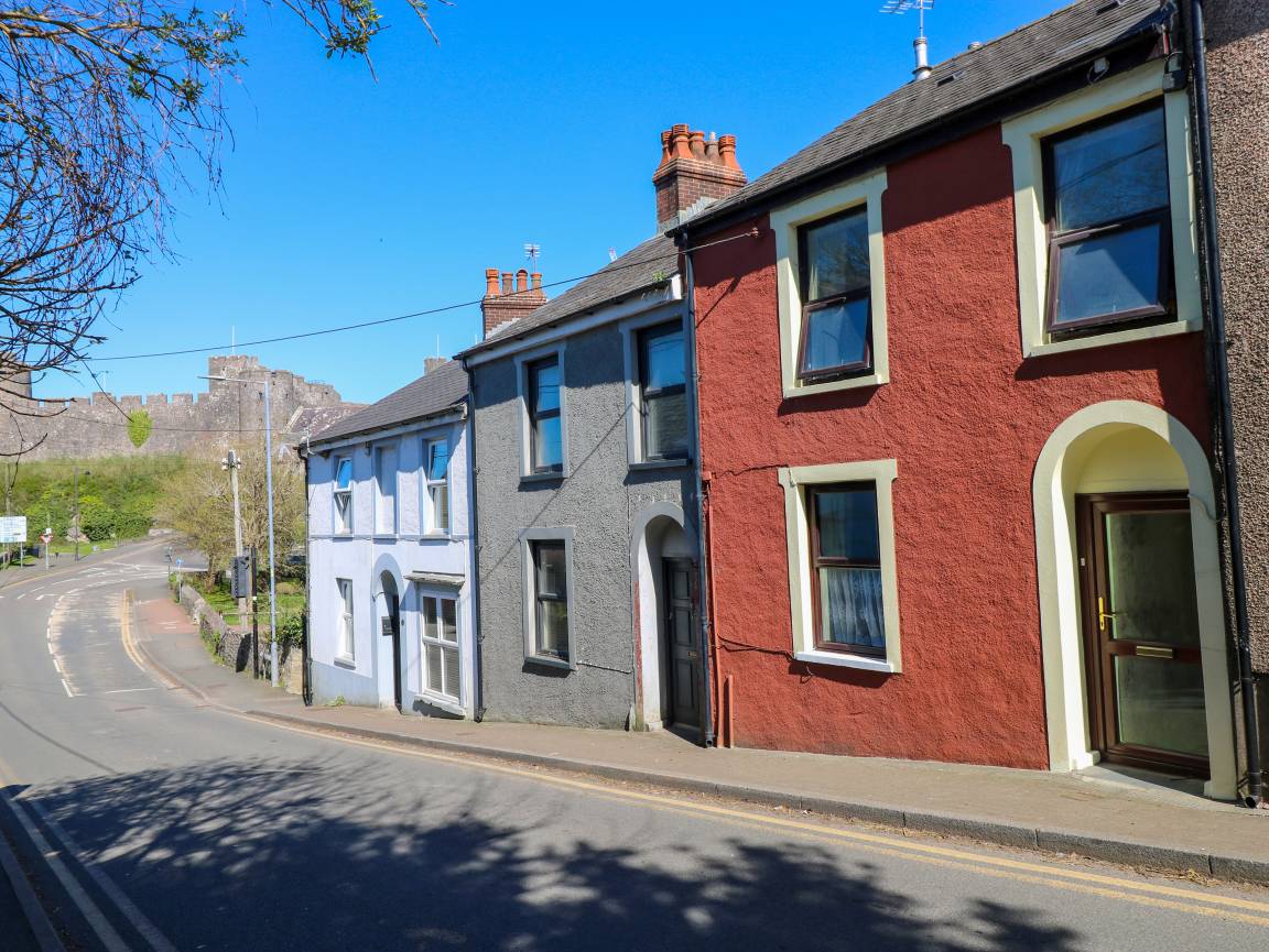 Cottage ∙ 2 Bedrooms ∙ 4 Guests - Pembroke Dock
