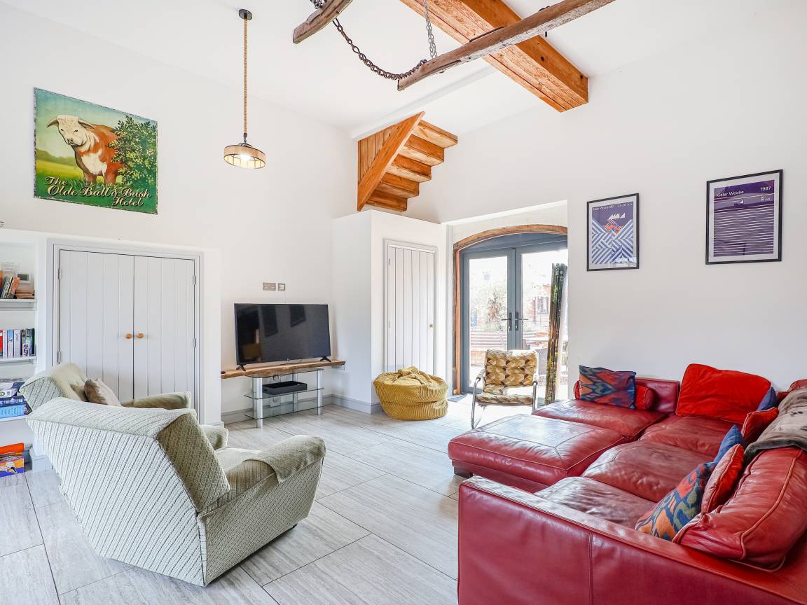 Cottage ∙ 4 Bedrooms ∙ 9 Guests - Gloucester