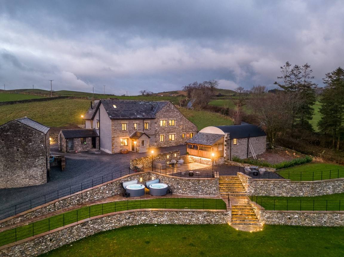 Cottage ∙ 7 Bedrooms ∙ 20 Guests - Lancashire