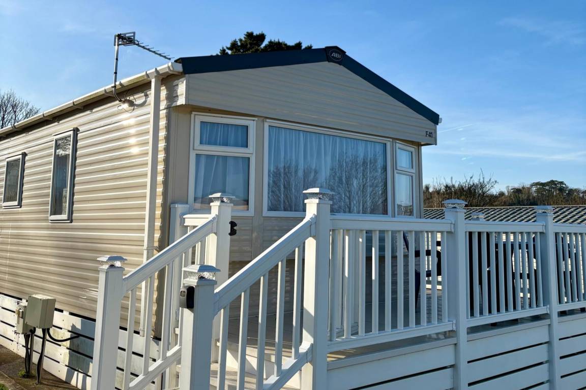 110 M² Cabin ∙ 3 Bedrooms ∙ 8 Guests - Brixham