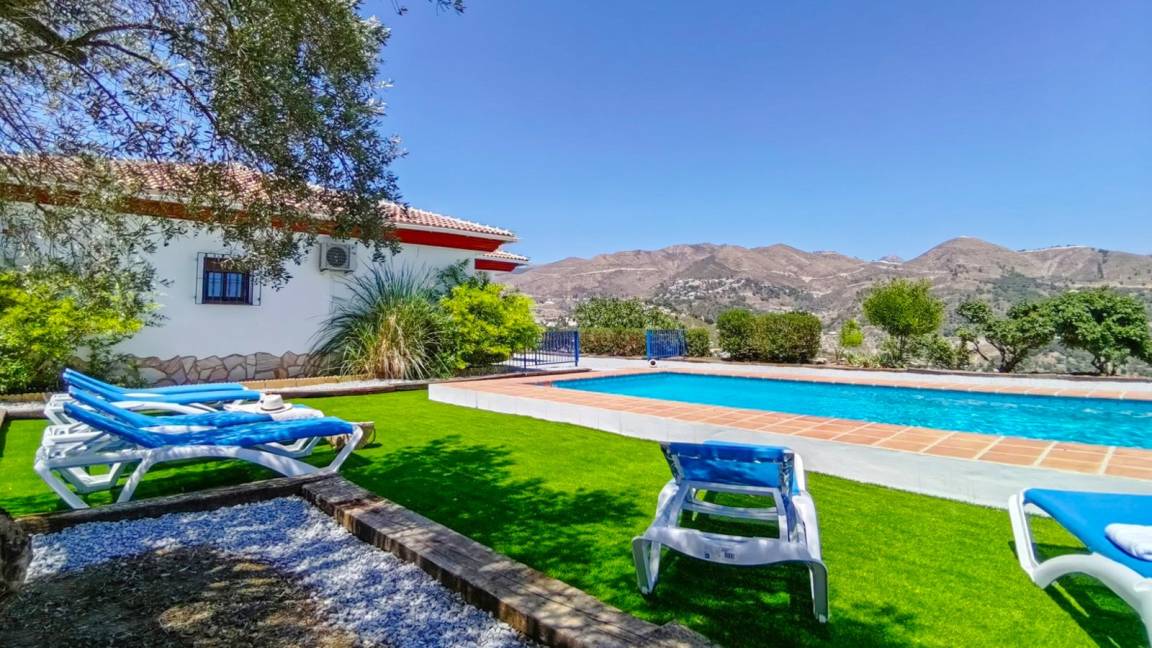 125 M² Ferienhaus ∙ 4 Schlafzimmer ∙ 6 Gäste - Cómpeta